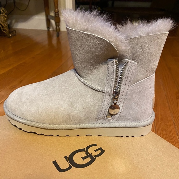 UGG | Shoes | Ugg Bailey Zip Mini | Poshmark